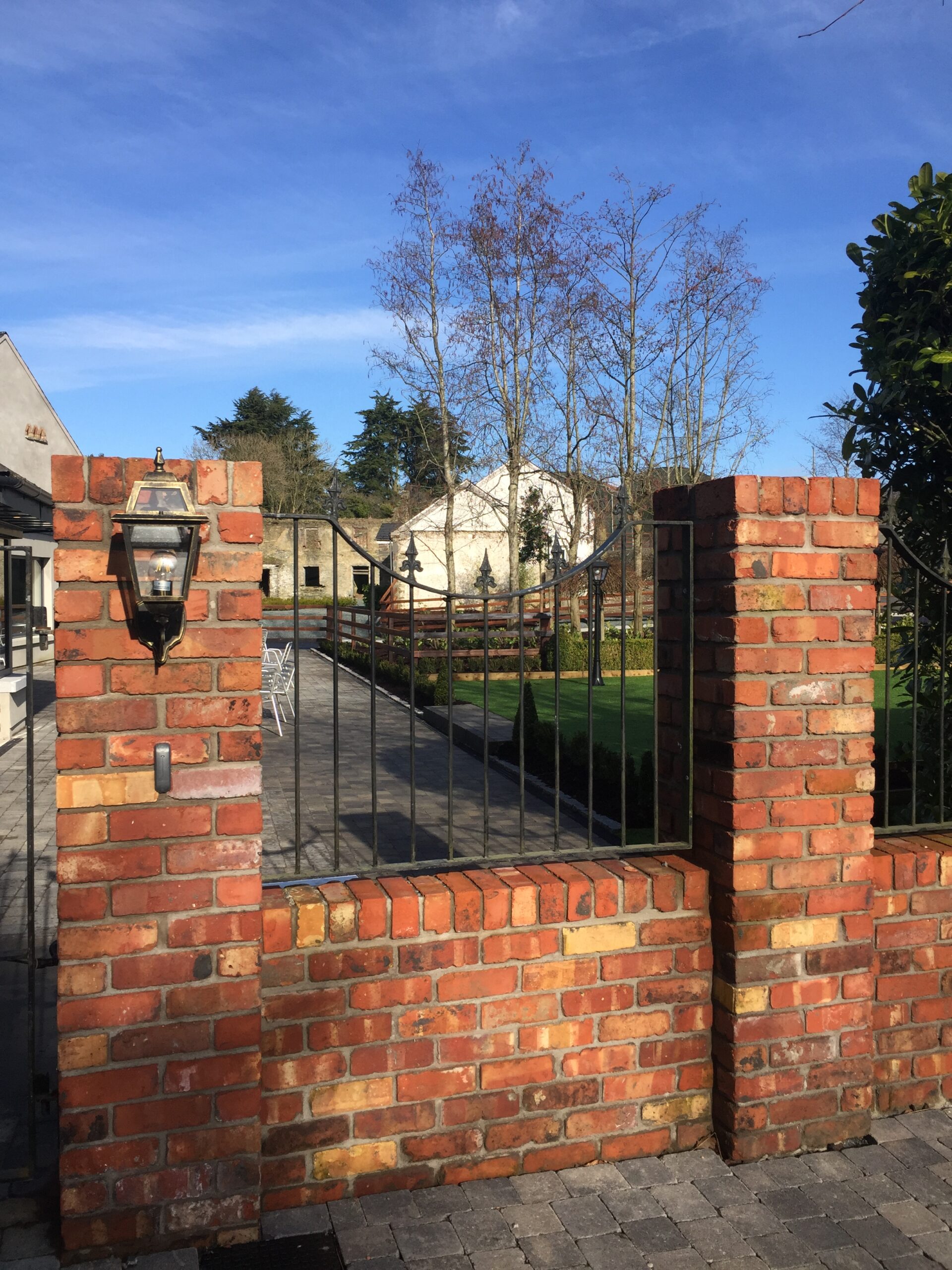 Versatile Reclaimed Brick - Trinity Stone